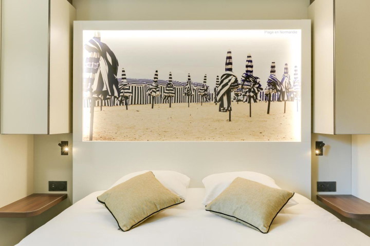 Brit Hotel Caen Nord - Mémorial - Bernières-sur-Mer