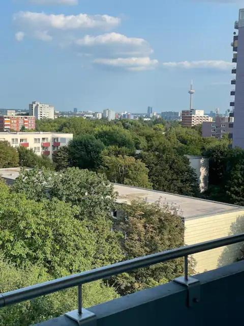 Frankfurt Skyline View Apartment - Frankfurt