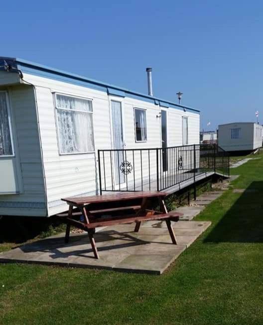 Ref G The Chase Caravan Park 3 Bed 8 Berth -