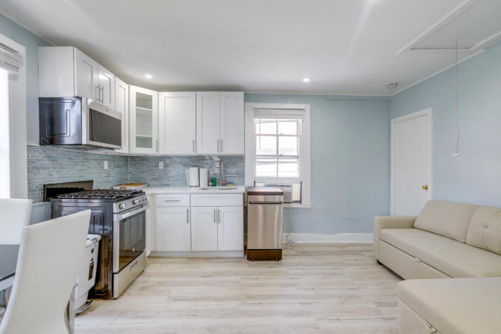 2 Blocks To Beach: Sunny Ocean Grove Apartment - Belmar, NJ