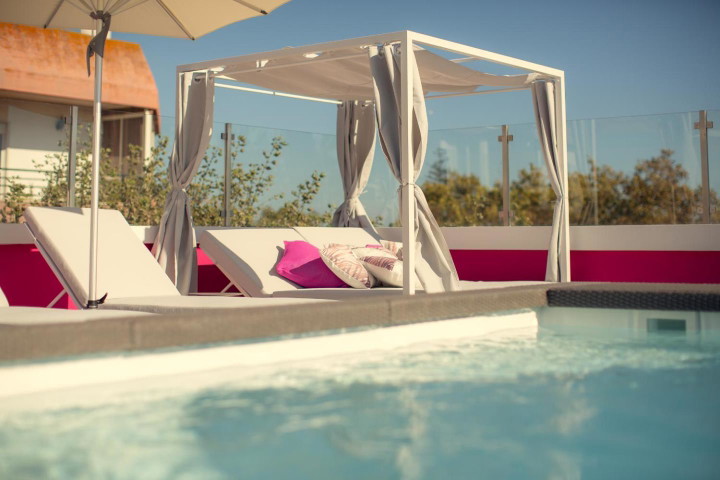 Chic Studios - Estoril