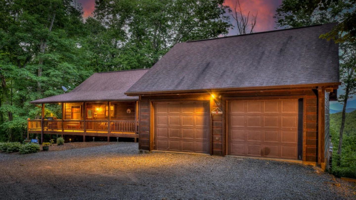High Country Hideaway- Pet Friendly | Close To Town | Large Hot Tub | Outdoor Fireplace - Blue Ridge, GA