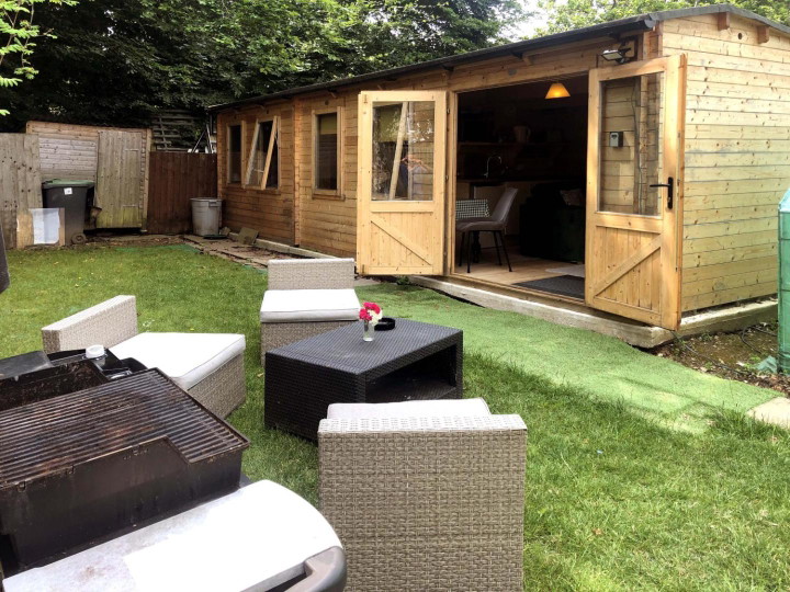 Cosy Garden Log Cabin - Salisbury