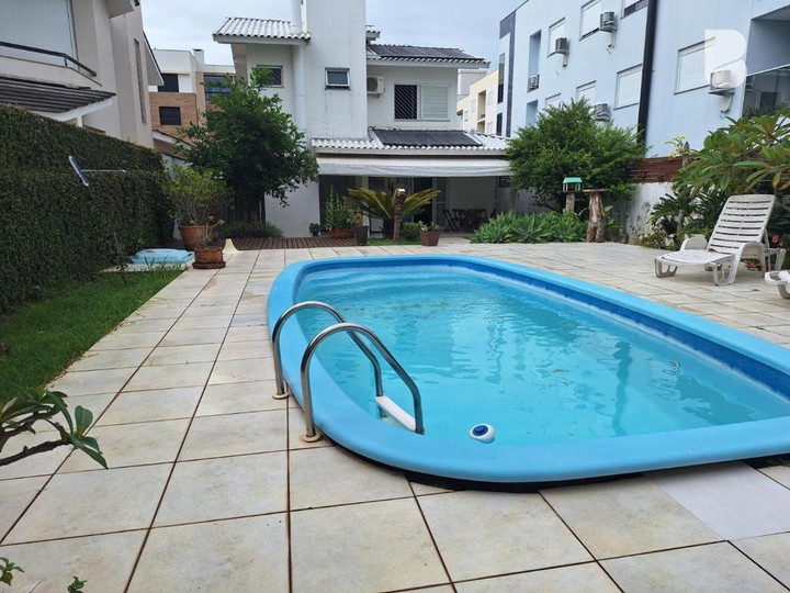 Casa Com Piscina Aquecida Praia Palmas - Governador Celso Ramos