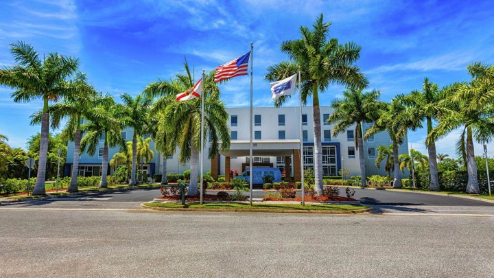 Hampton Inn & Suites Sarasota / Bradenton - Airport - Sarasota, FL
