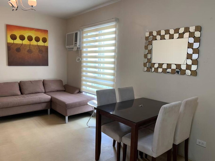 Homey 2 Br Unit W/pool In Avida It Park - Cebu City