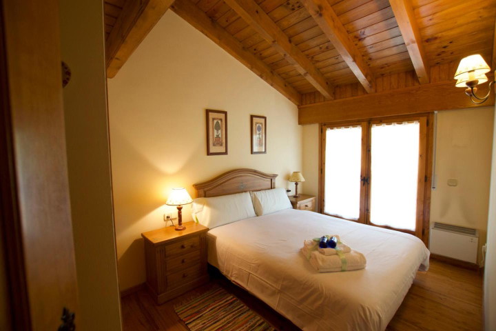 La Cabana Dels Esquirols - Alp, Catalonia