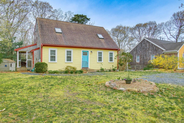 Beach And Lake Access: Family Getaway In Mashpee - Massachusetts