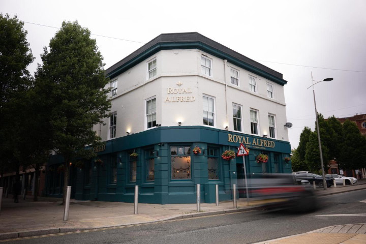 The Royal Alfred - Opposite Central Train Station - Ormskirk