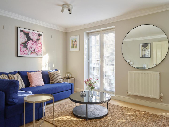 Curb Properties - Gorgeous 3 Bedroom House Close To Town Centre - Gloucester