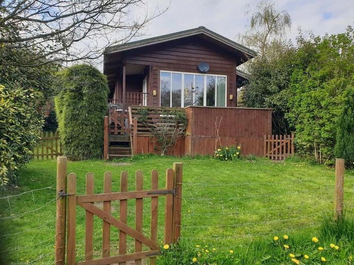 Meadow View Luxury Peak District Lodge, Hot Tub, Nr Lake - United Kingdom