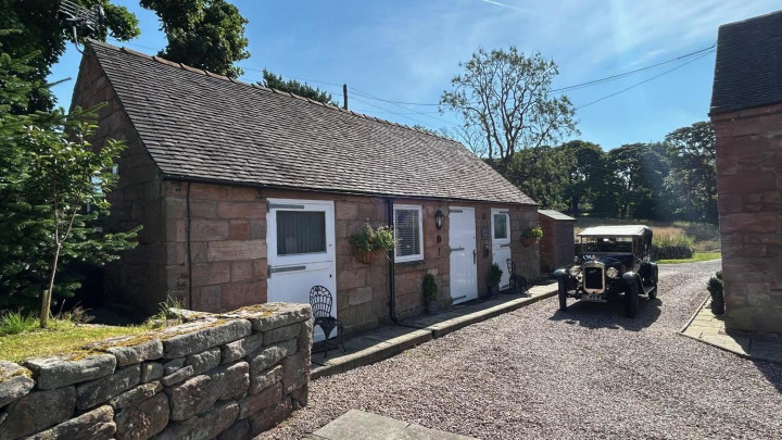 Charming Rustic Barn Conversion Sleeps 2 Near Alton Towers, Polar Bears, Peak District - Leek