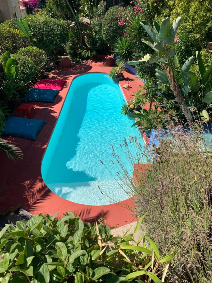 "La Villa Bali", En Bord De Mer à 5 Mn Des Plages Avec Piscine à Cascade, Grand Extérieur Unique Sur Le Thème De Bali - La Seyne-sur-Mer
