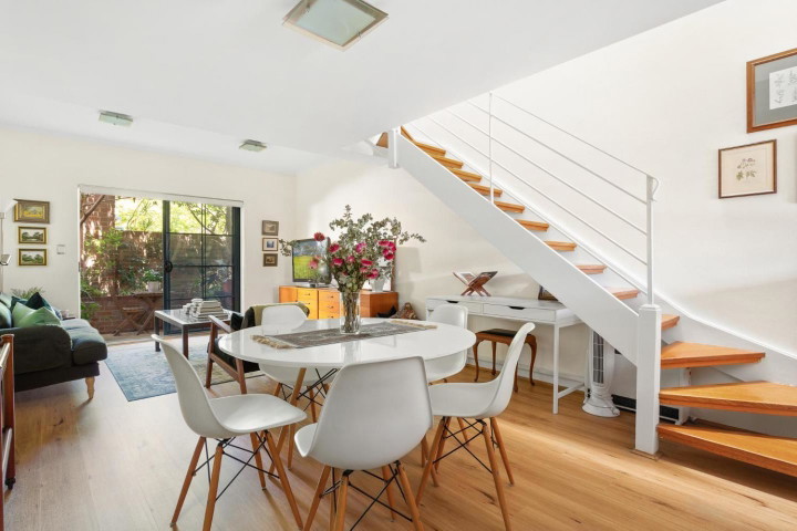 Spacious 2-bed Townhouse With A Lush Courtyard - Strathfield