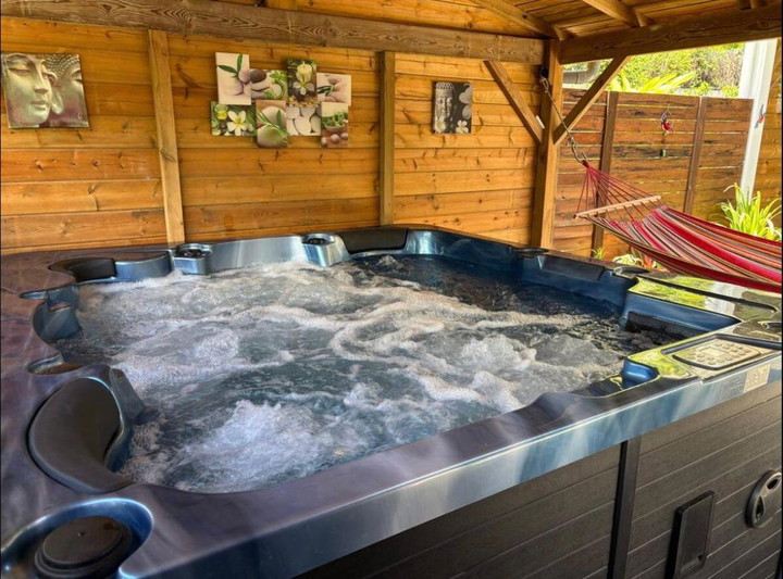 Gwada-zen-breizh 3 Hébergements Au Choix 1 Avec Piscine Privée, 1 Avec Jacuzzi Privé, 1 Simple Sans Piscine Ni Jacuzzi - Deshaies