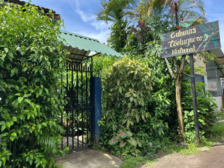 Cabinas Tortuguero Natural - Costa Rica