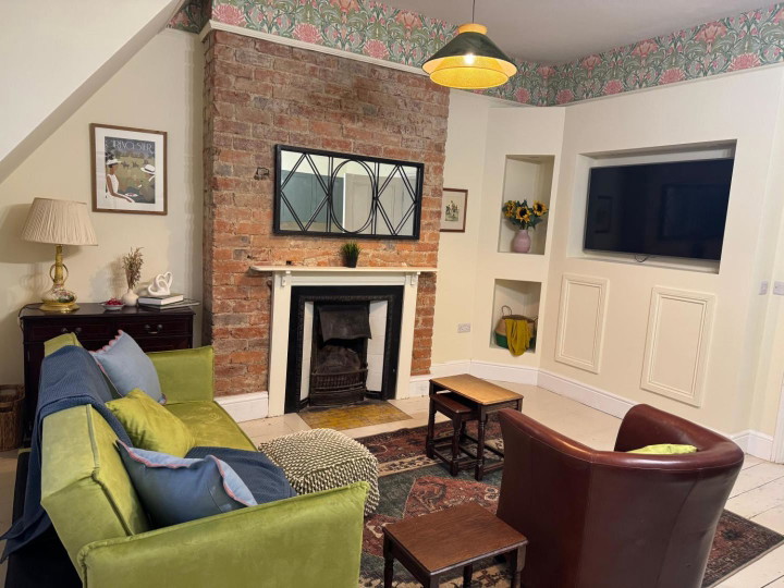 Beautifully Refurbished 2 Bedroom Flat - Bibury