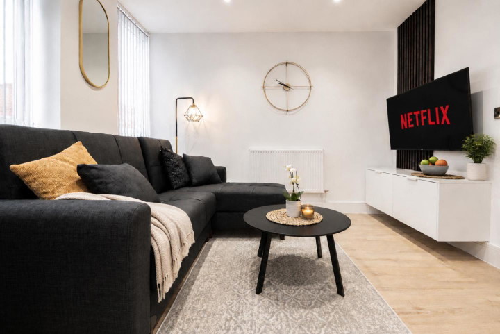 The Eden Suite - 1br Chic Apt With Luxe Shower, Smart Tv & Free Secure Parking In Central High Wycombe Hp13, Sleeps 3 - Beaconsfield, UK