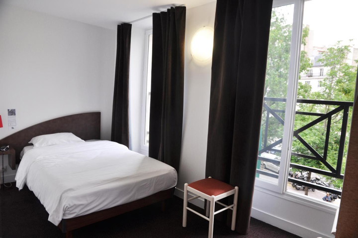 Hotel De La Tour - Bagneux