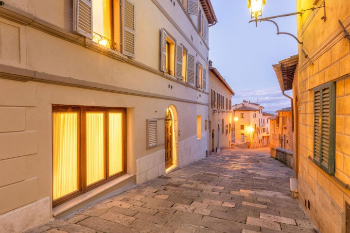 Palazzo Falcinelli Luxury Room In Montepulciano Center With Air Conditioning And Elevator - Pienza