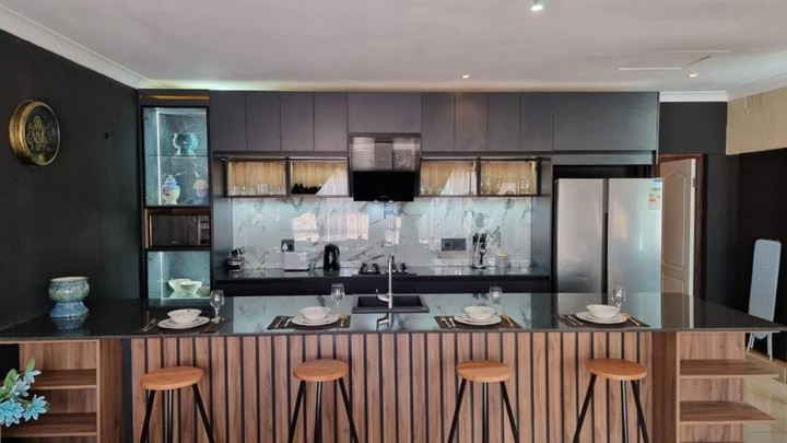 Luxury Fairland Fully Serviced Cottages - Randburg