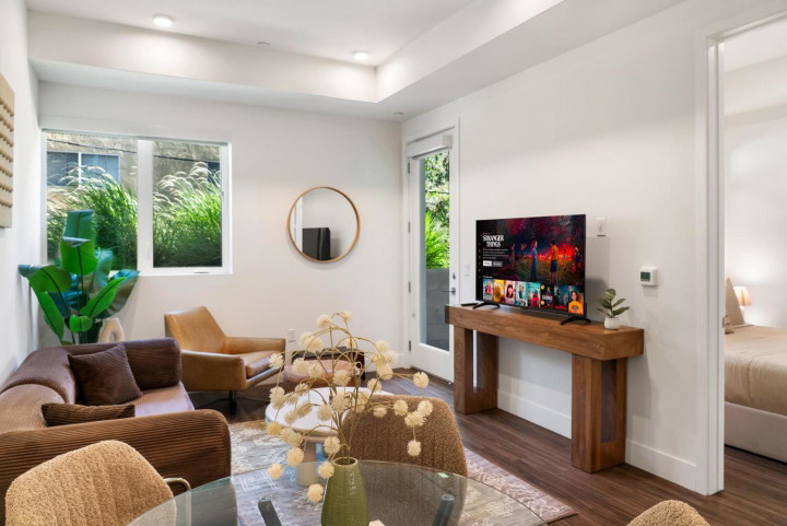 Elegant Hollywood 1bd Pool, Parking, Gym - Hollywood