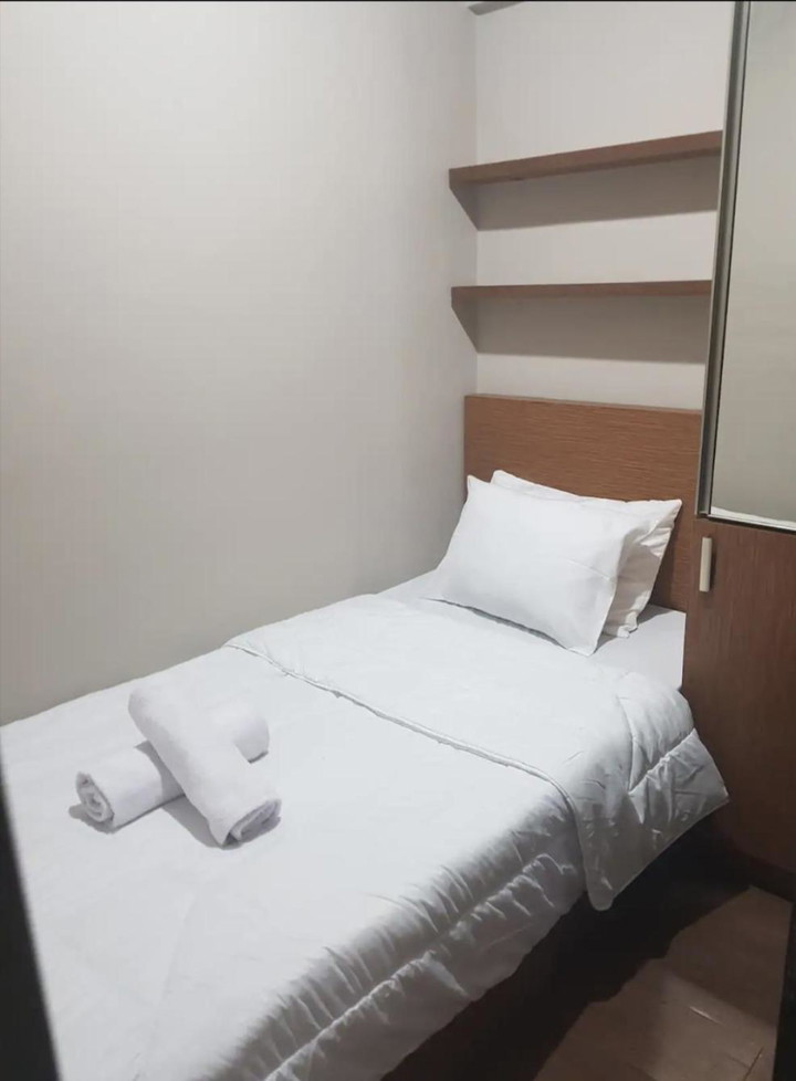 Jardin B20, Pool View, Netflix & Wifi - Bandung