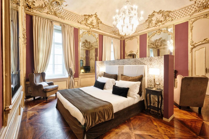 Palazzo Del Carretto-art Apartments And Guesthouse - Turin