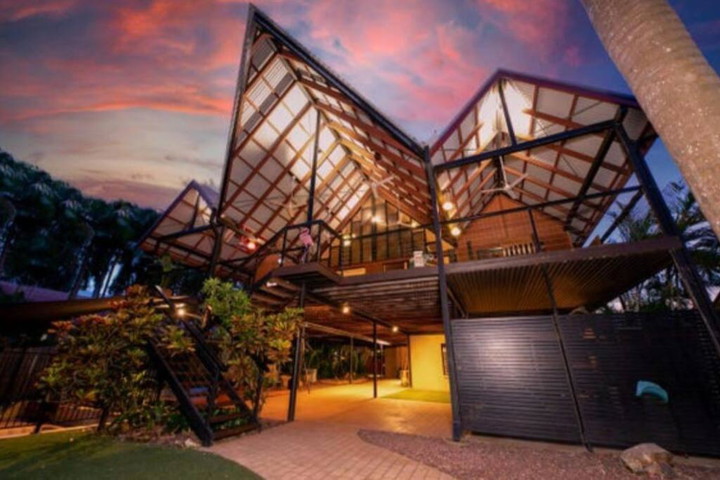 Zenlux: 3-story Corporate Golf Retreat + Pool/bbq - Palmerston City
