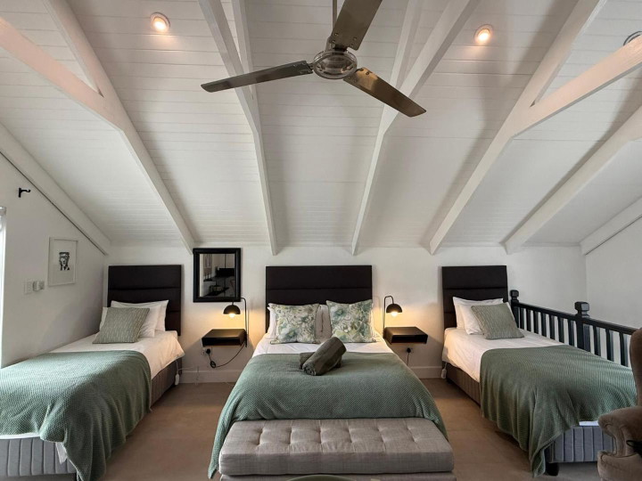 Champagne Accommodation By Host & Home - Hermanus