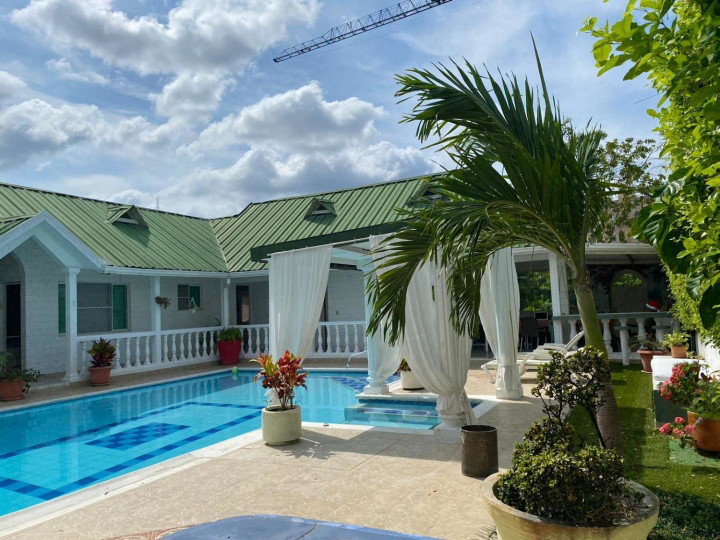 Casa Con Piscina Privada & Bbq En Ricaurte - Ricaurte