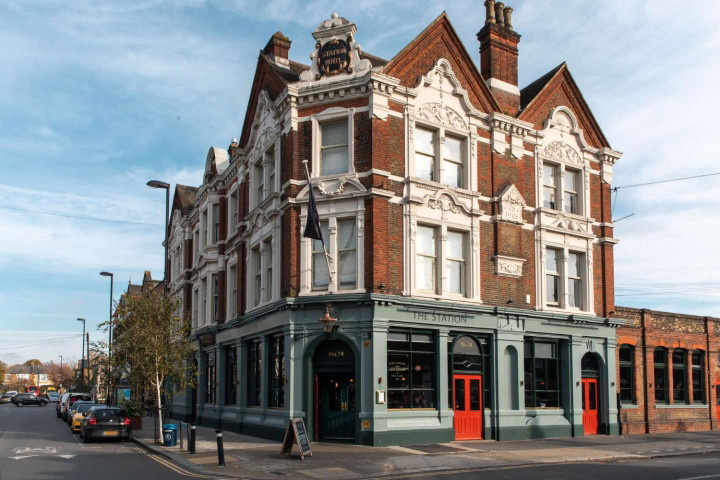The Station Hotel - Ilford