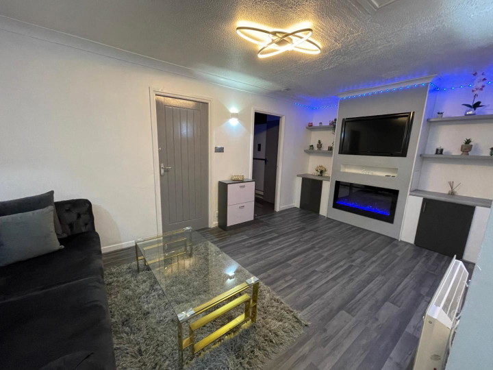 Newly Refurbished Modern 2 Bedroom Flat - Felixstowe