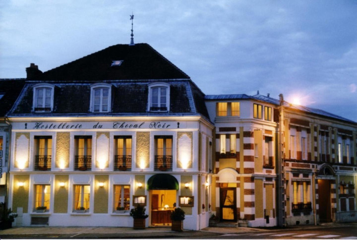 L'hôtel Le Cheval Noir - Nemours