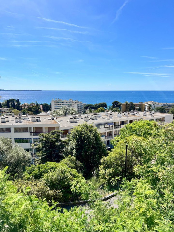 Apartment With Parking And Sea View - Mougins