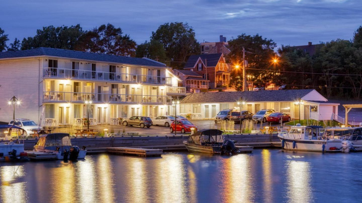 Picton Harbour Inn - Prince Edward