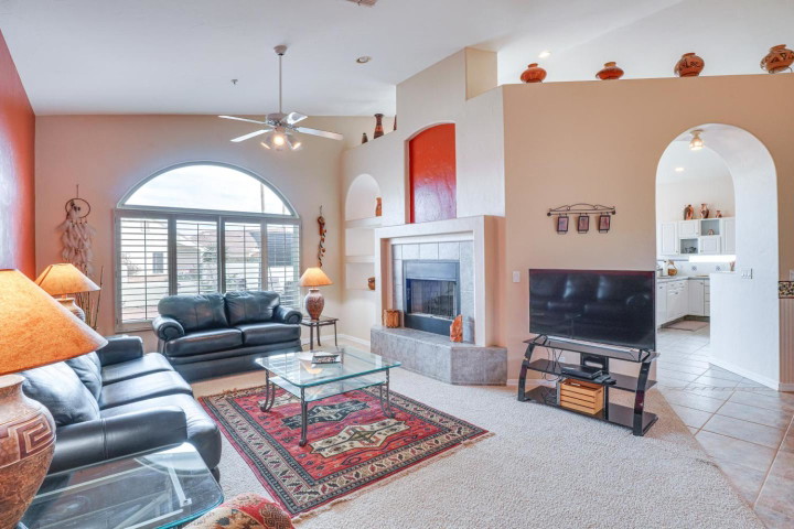 Green Valley Getaway Near Golfing: Pool Access! - Green Valley, AZ
