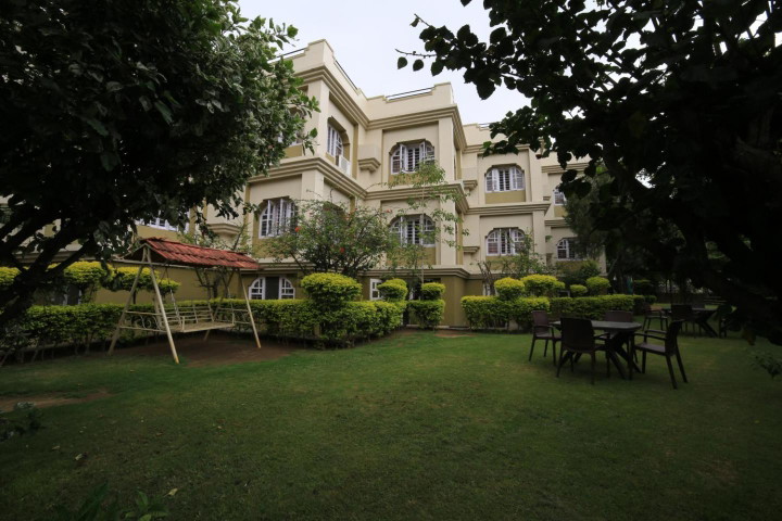 Hotel Maganjis - Pure Vegetarian Family Hotel - Abu Road