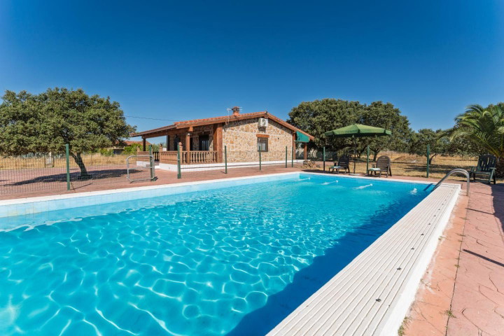 Cabaña Pet-friendly Con Piscina Y Patio Privado - España