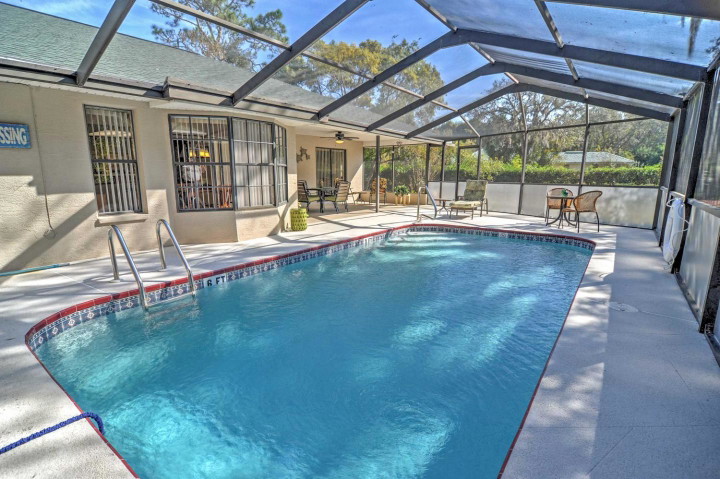 Lanai W/ Heated Pool: Pristine Spring Hill House - Spring Hill, FL