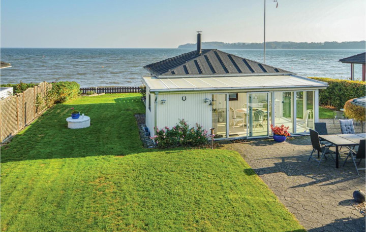 Beach Front Home In Hejls With Wifi - Denmark