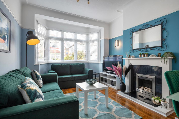 Welcome To Northview House Stylish 4 Bedroom Home In Southend By Jesswood Properties Contractors Corporates Relocation Stays Long Stays Welcome - Southend-on-Sea