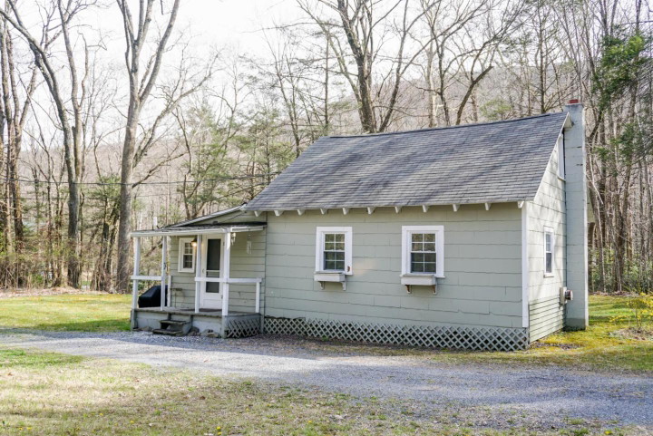 Camelback Cottage - On One Acre & Near Local Attractions - Pennsylvania