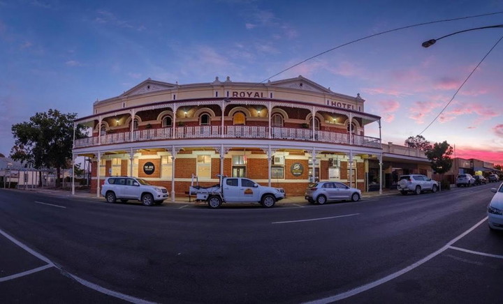 Royal Hotel Sea Lake - Murray River