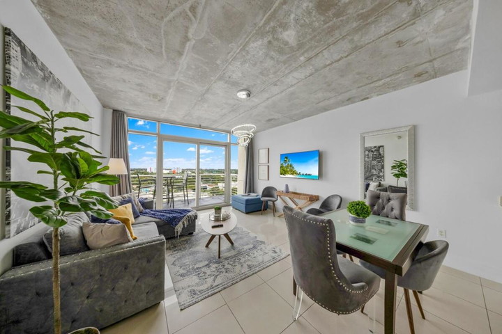 Midblock Midtown Miami High Floor 1b Suite W Spa Pool Gym - Miami, FL
