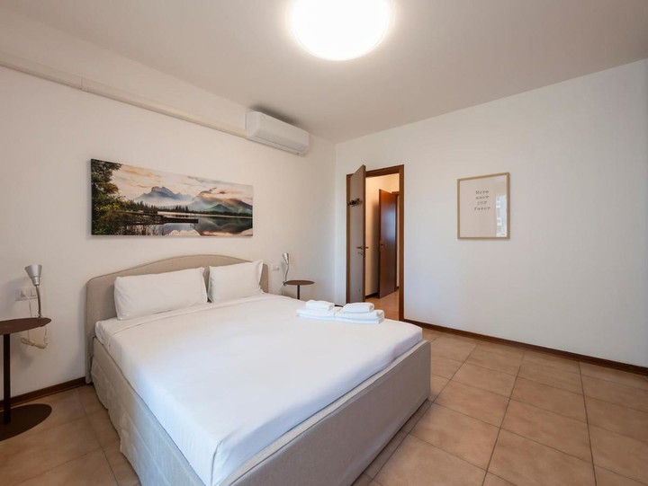 Xenia Milano - 4 Rooms Apt In Via Cassano 14 - Milan