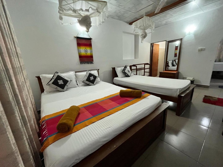 Crystal Lake Resort - Sri Lanka