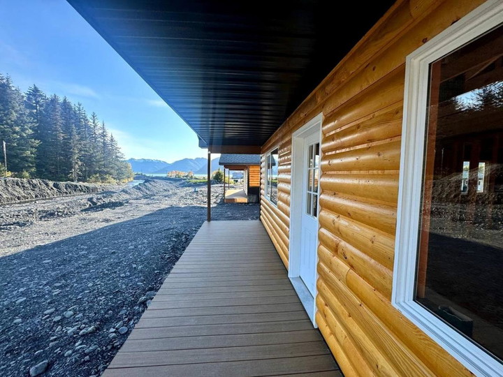Scenic Wilderness Cabin With Private Porch & Full Amenities Near Resurrection Bay, Seward Alaska - Seward