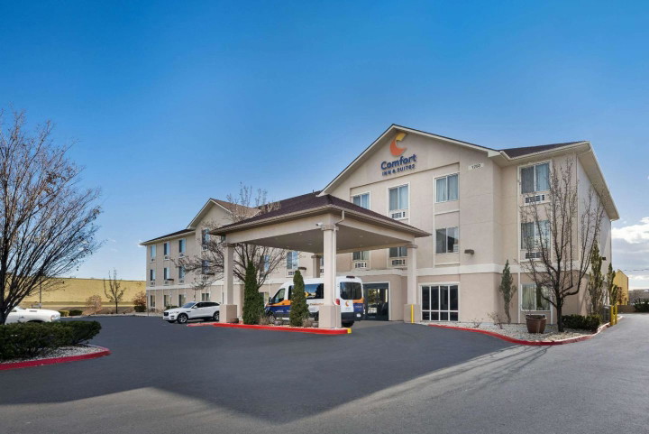 Comfort Inn & Suites Airport Convention Center - Sparks, NV