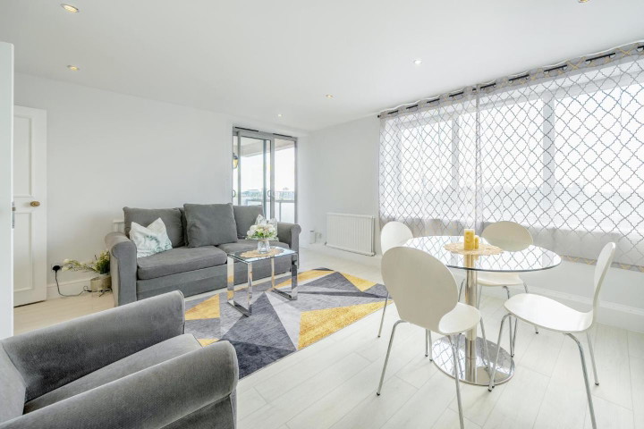 Stunning Flat In Chelsea, Kings Road With Balcony - London